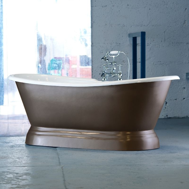Arroll Versailles Freestanding Cast Iron Bath, Painted Roll Top Boat B ...